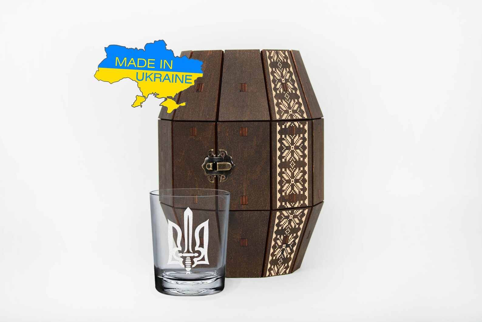 Stand With Ukraine Whiskey Glasses Set in Wooden Barrel - Etsy