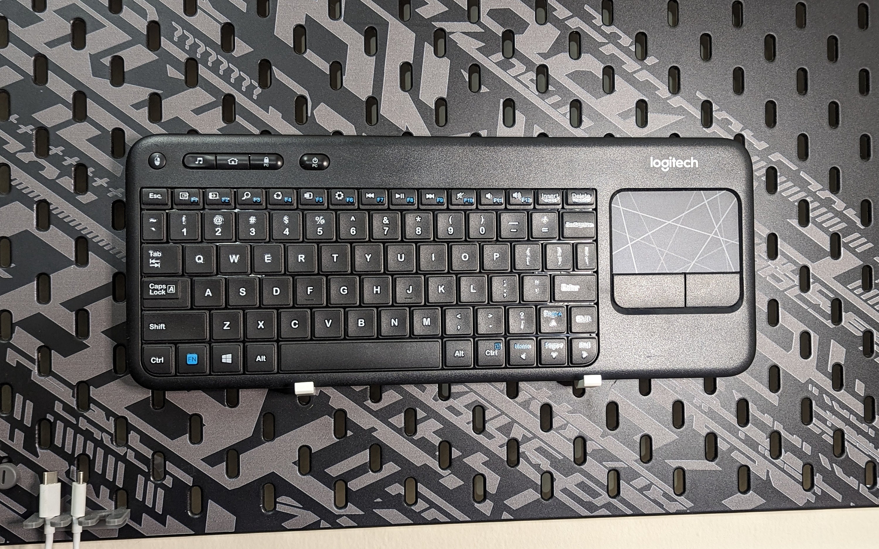 Keyboard Display Mounts for IKEA Pegboards - Etsy