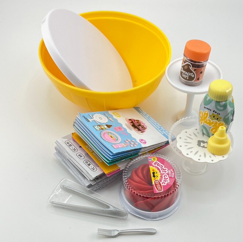 MGA Miniverse Make It Mini Food Diner Series 2 Red Velvet Bundt Cake ...