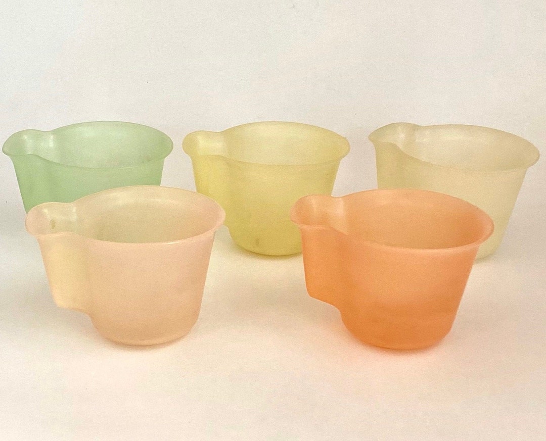 5 Vintage 1950s Tupperware Millionaire Line Cups Pastel Color Stacking ...