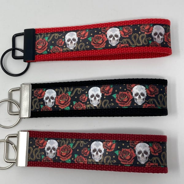 Skull and Snake Keychain - Etsy