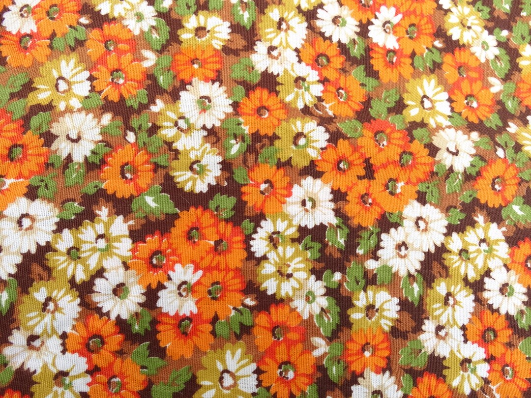 Vintage Floral Fabric. Botanical Patterned Material. Daisy Patterned ...
