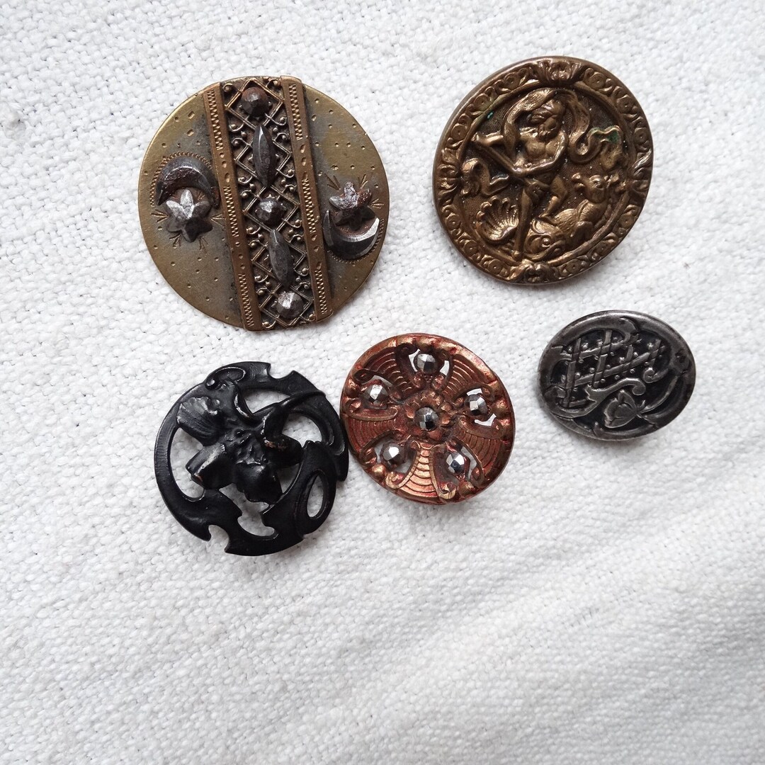 5 Antique Metal Buttons/asstd Cut Steel, Figural, Pictorial & Floral ...