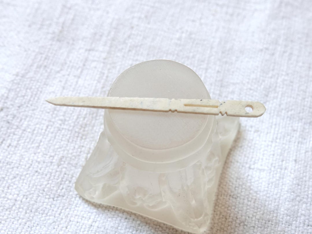 Bone Bodkin/antique Carved Bone Bodkin/rudimentary Ribbon & Lace ...