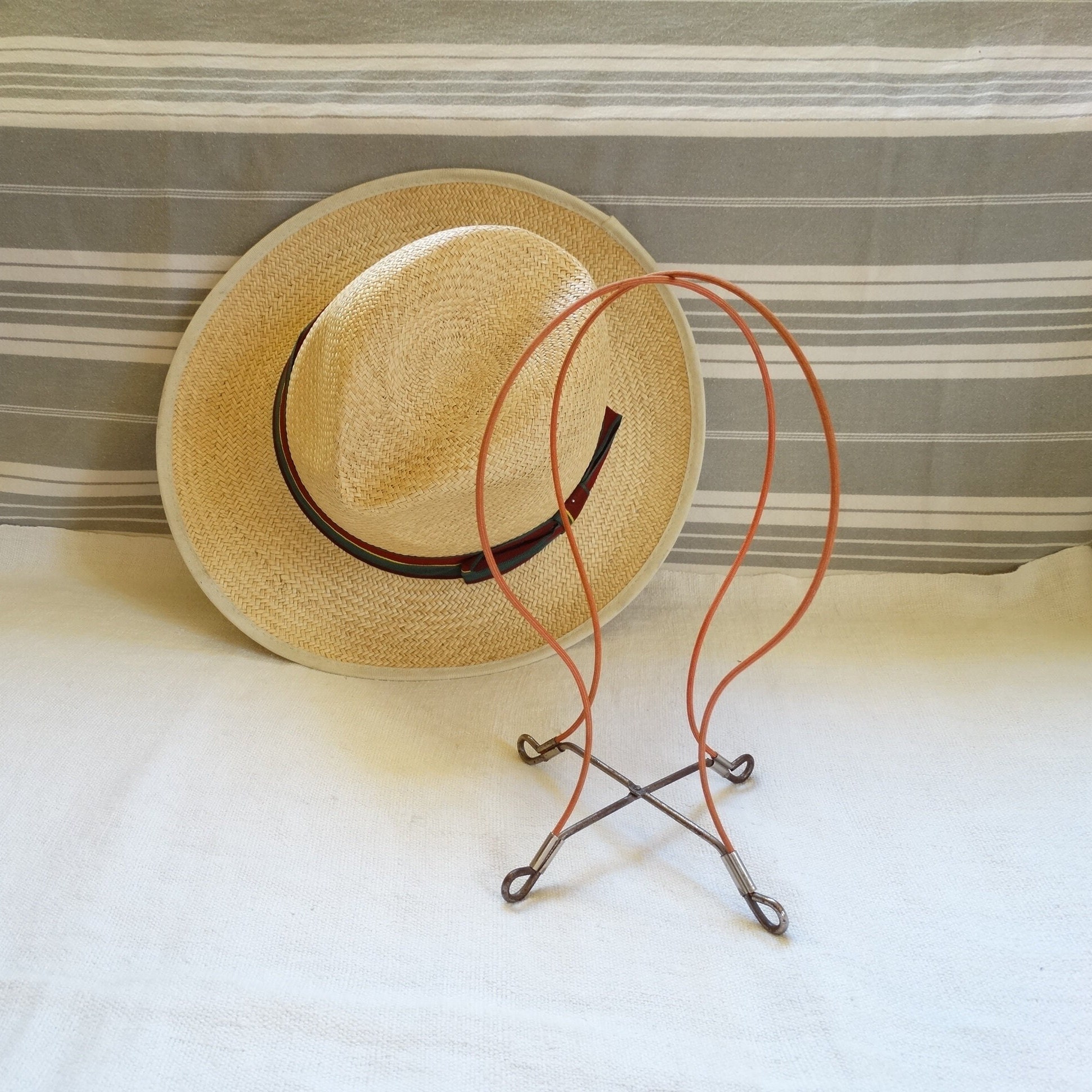 Ladies Hat Stand Wire