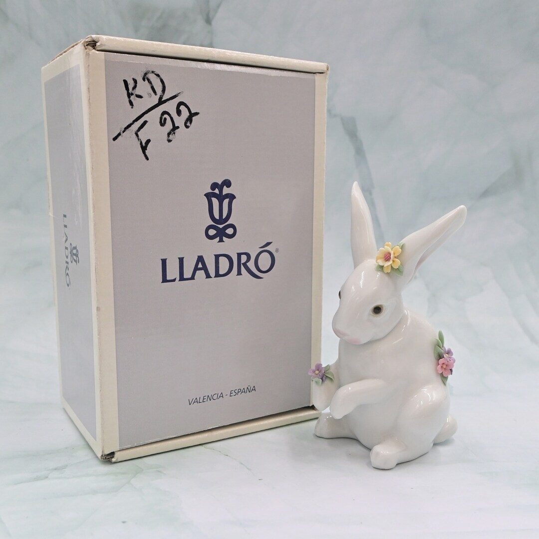 Vintage Lladro Sitting Bunny With Flowers Porcelain Rabbit Figurine ...