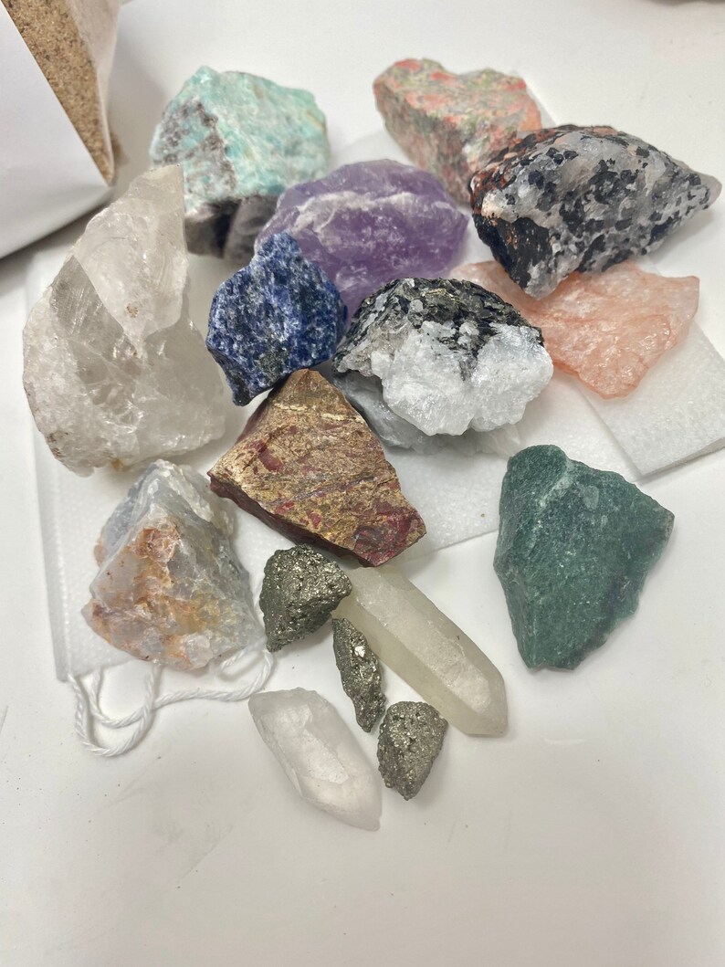 3 Lb Bag Gemstone Crystal Mining Kit, Mining Rough, Mineral Gemstone ...
