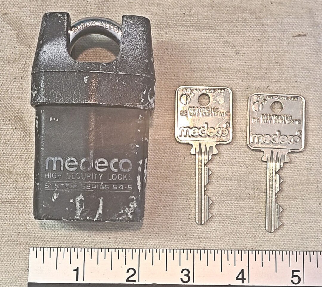 Medeco System Series 54.5 Padlock With 2 Working Keys - Tested Good ...