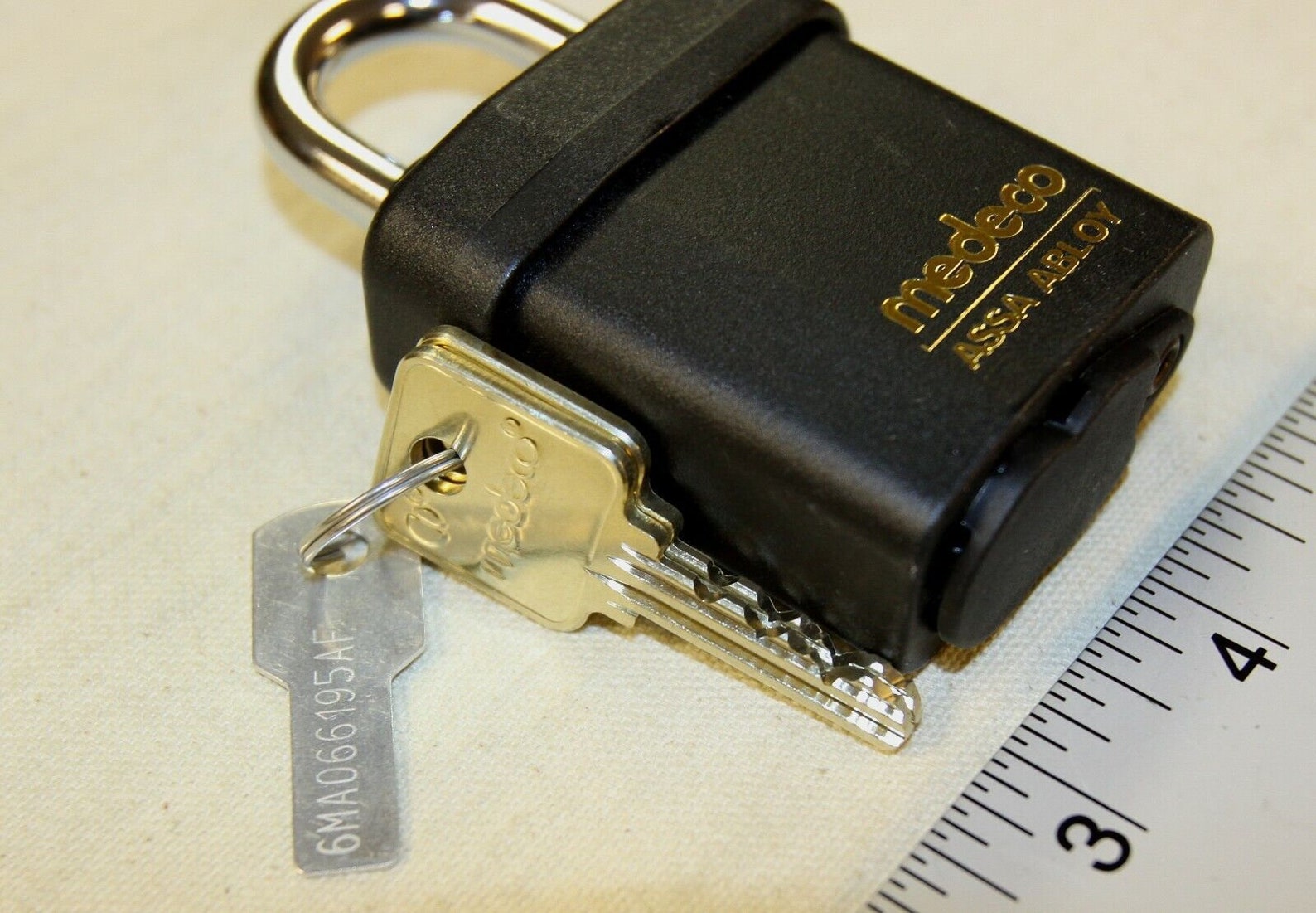 Medeco Assa Abloy Model 54515 Padlock With 2 Working Keys - New - Etsy