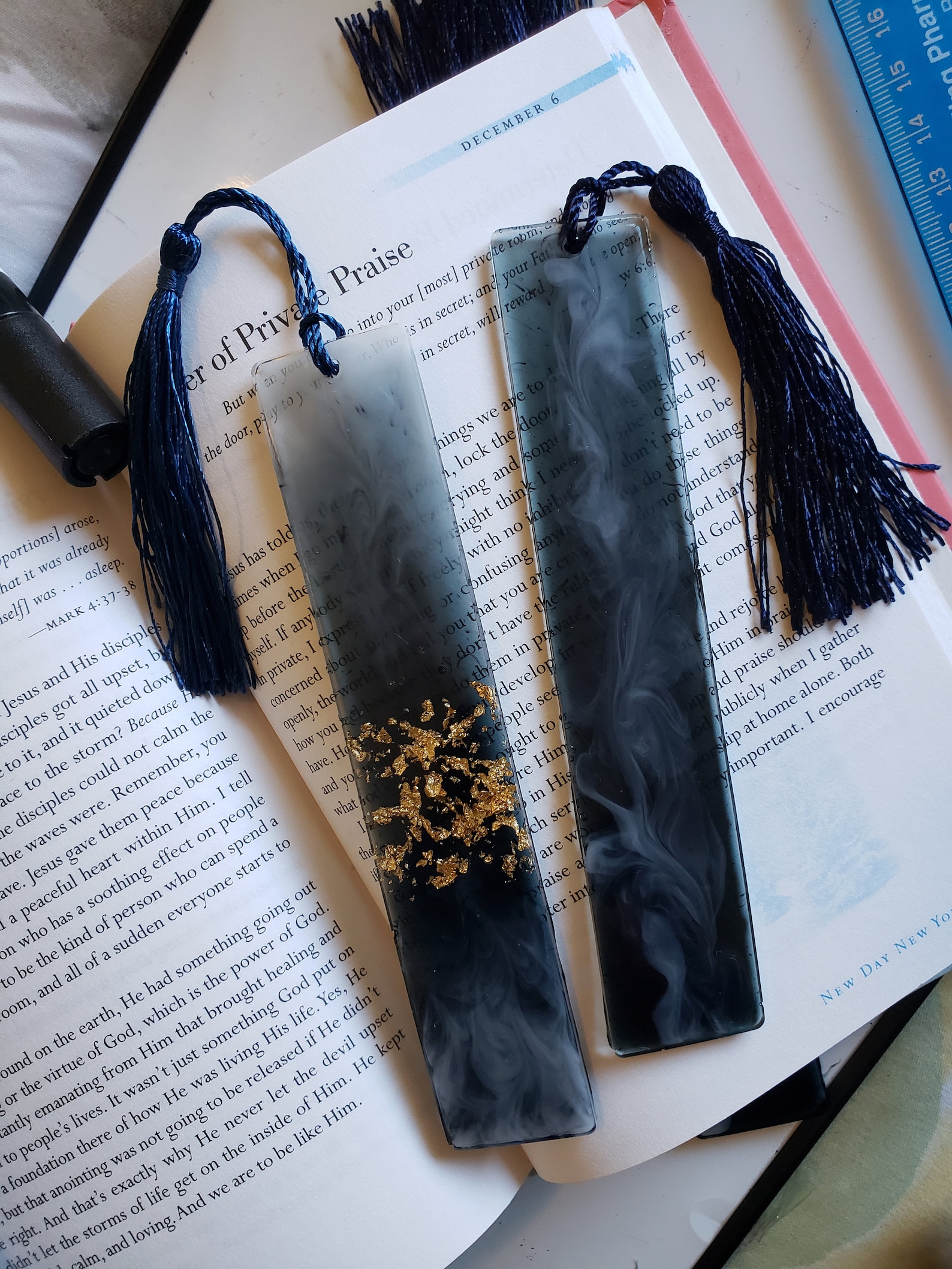 Personalised Resin Bookmark Smoke Effect Bookmark Black and - Etsy Canada