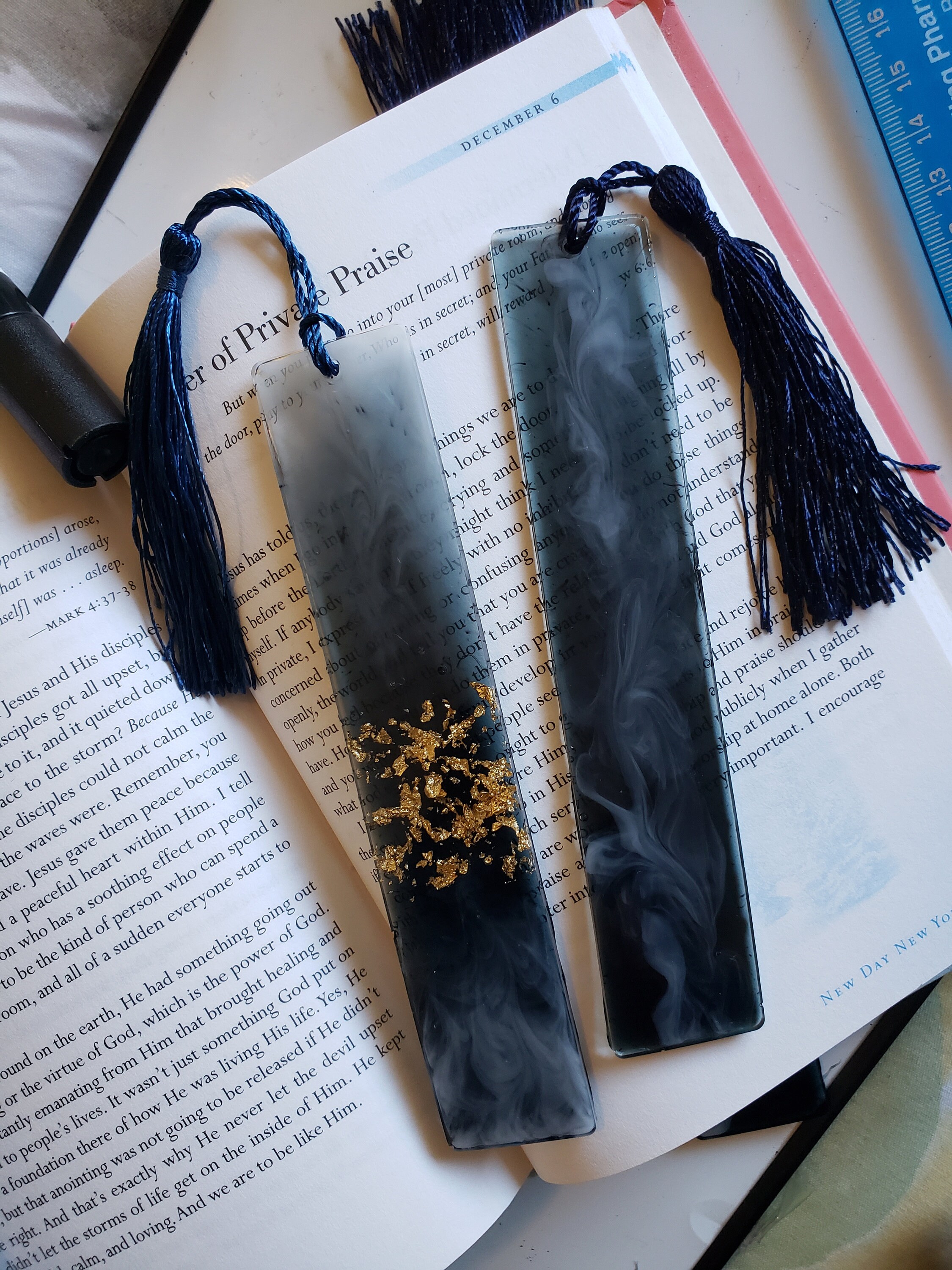 Personalised Resin Bookmark Smoke Effect Bookmark Black and - Etsy Canada