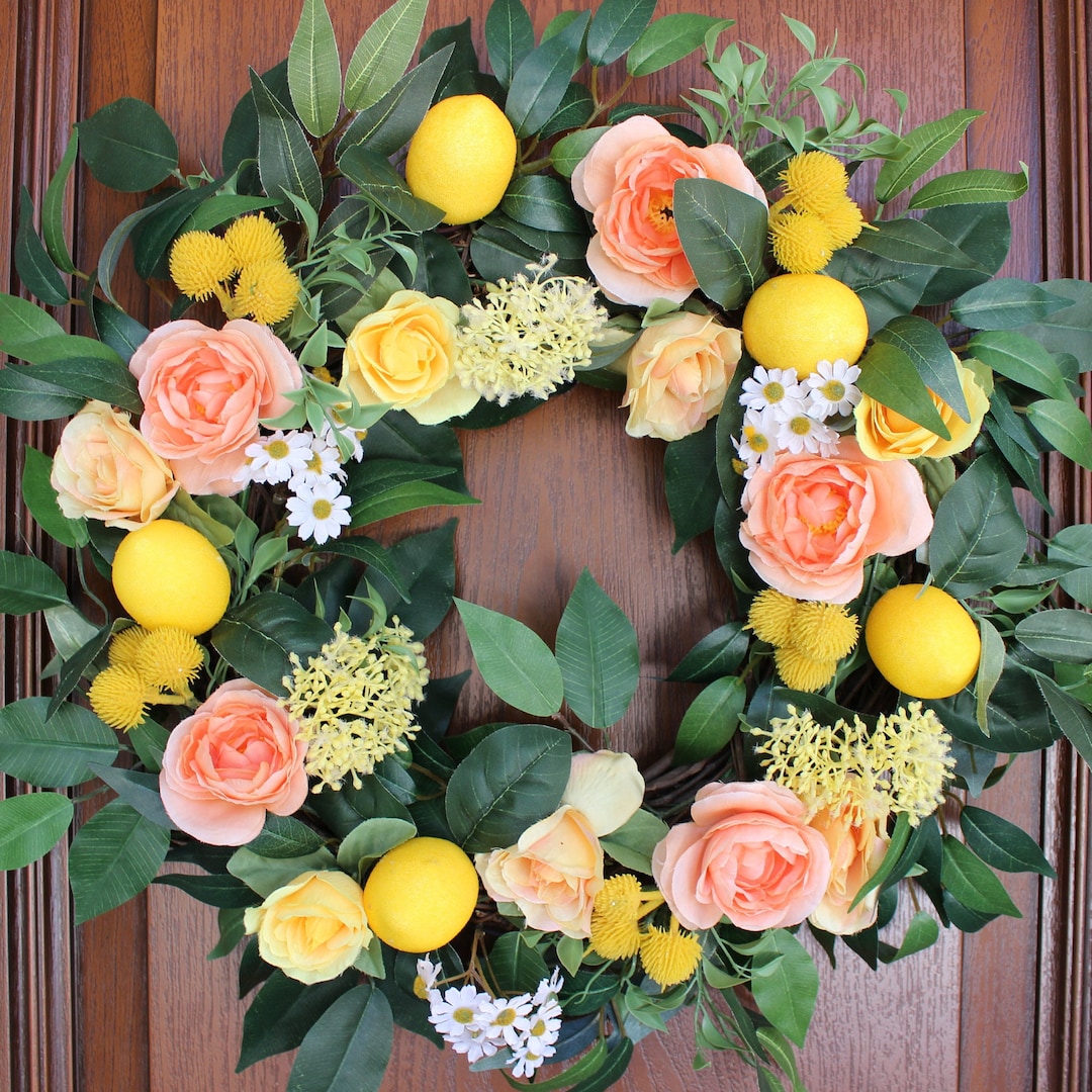Lemon Wreath With Peach Ranunculus, Billy Bobs, Queen Anne's Lace ...