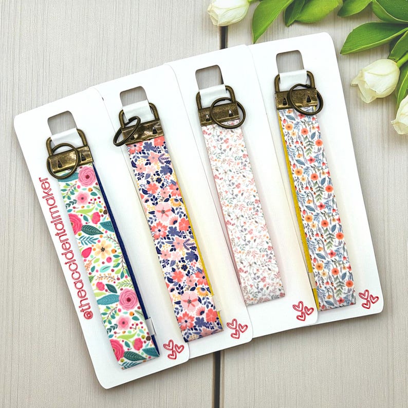 Floral Wristlet Keychain | Faux Leather Key Fob, Handmade - Etsy