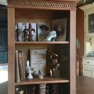 Tuscany Style Wall Shelf for Collectables Hobbies Antiques and Your ...