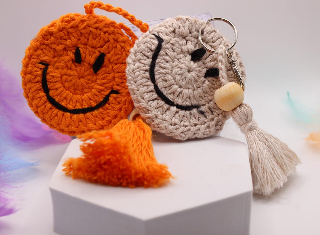 Smiley Key Rings in Many Colors, Funny Gifts and Gifts to Cheer You Up ...