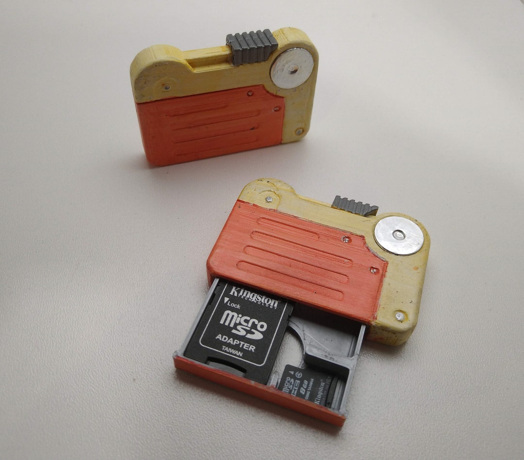 Replica Holotape Prop from Fallout, usb-flash holder, SD-CARD HOLDER ...