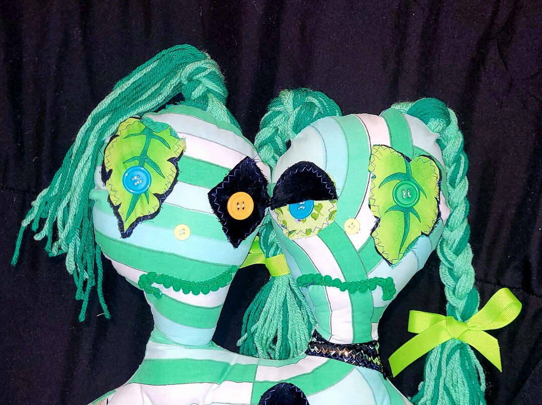 Siamese Twins Voodoo Intention/ Dammit Dolls Green & White Leaf Eyes ...