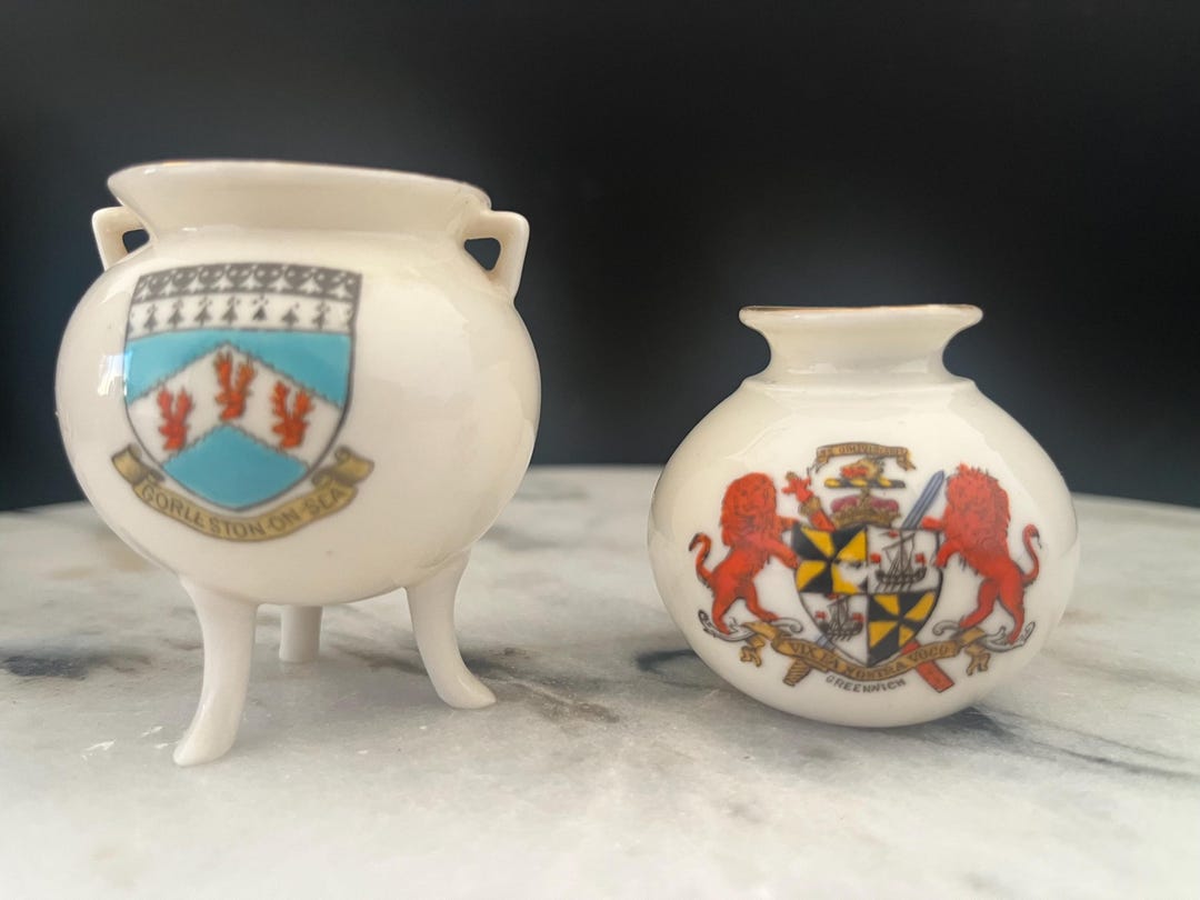Antique/vintage Crested Ware Urn - Gorleston on Sea - and Pot ...