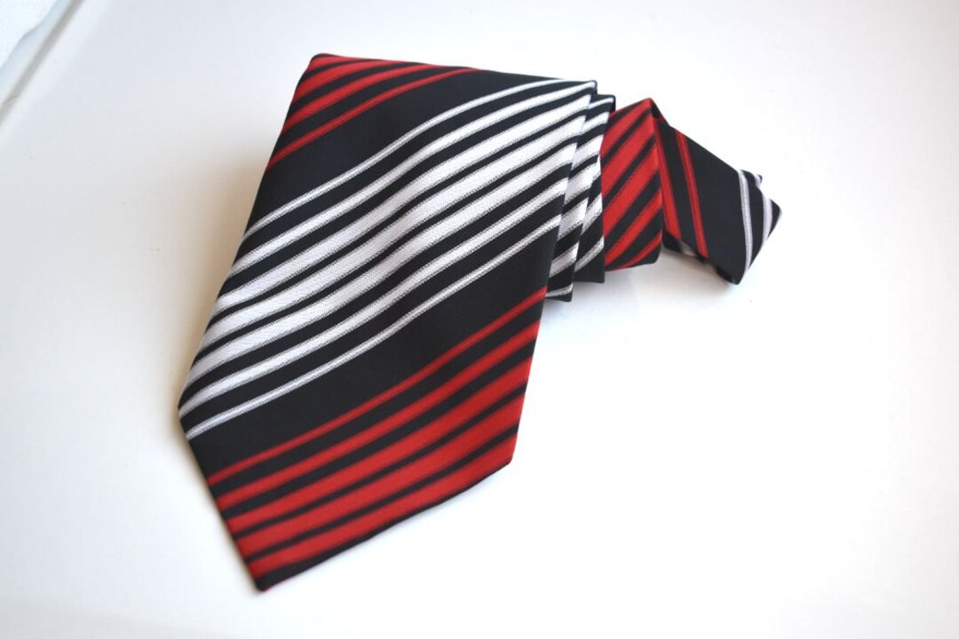 Vintage Commodore Striped Tie Necktie Red Trevira Polyester European ...