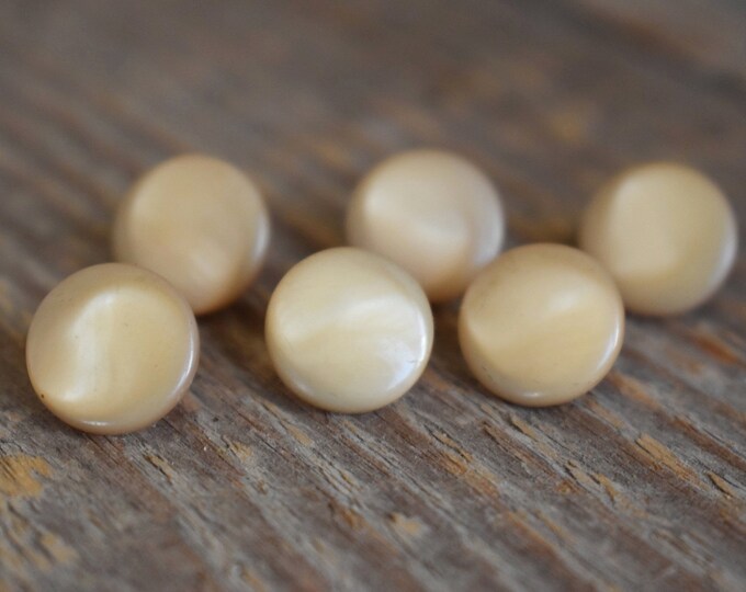 Vintage Set of 6 Cream Ecru Yellow Nacre 10 Mm Buttons Mother of Pearl ...