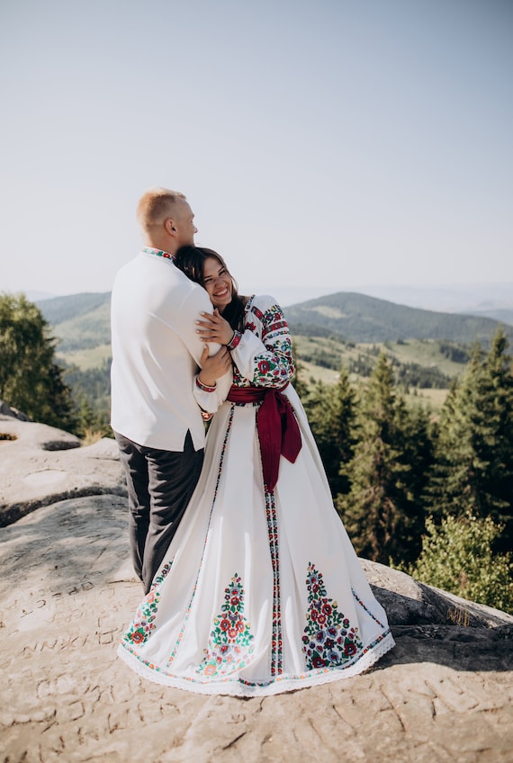 Boda Tipica Ucraniana Las Espectaculares Coronas De Flores De Ucrania: