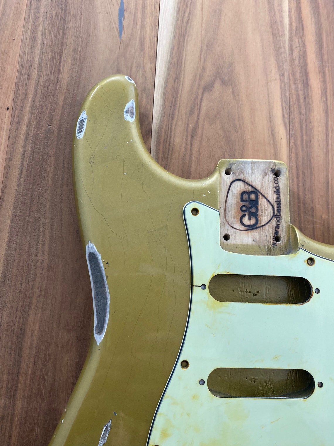 Truetone Strat Relic Stratocaster Body, Aged Nitro Vintage Gold - Etsy