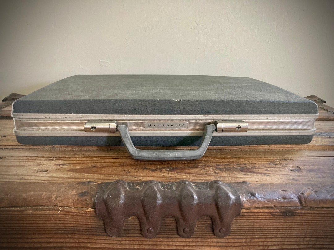 60s-70s Samsonite Slim Hard Shell Attache Briefcase, 17" X 12 X 2.5 ...