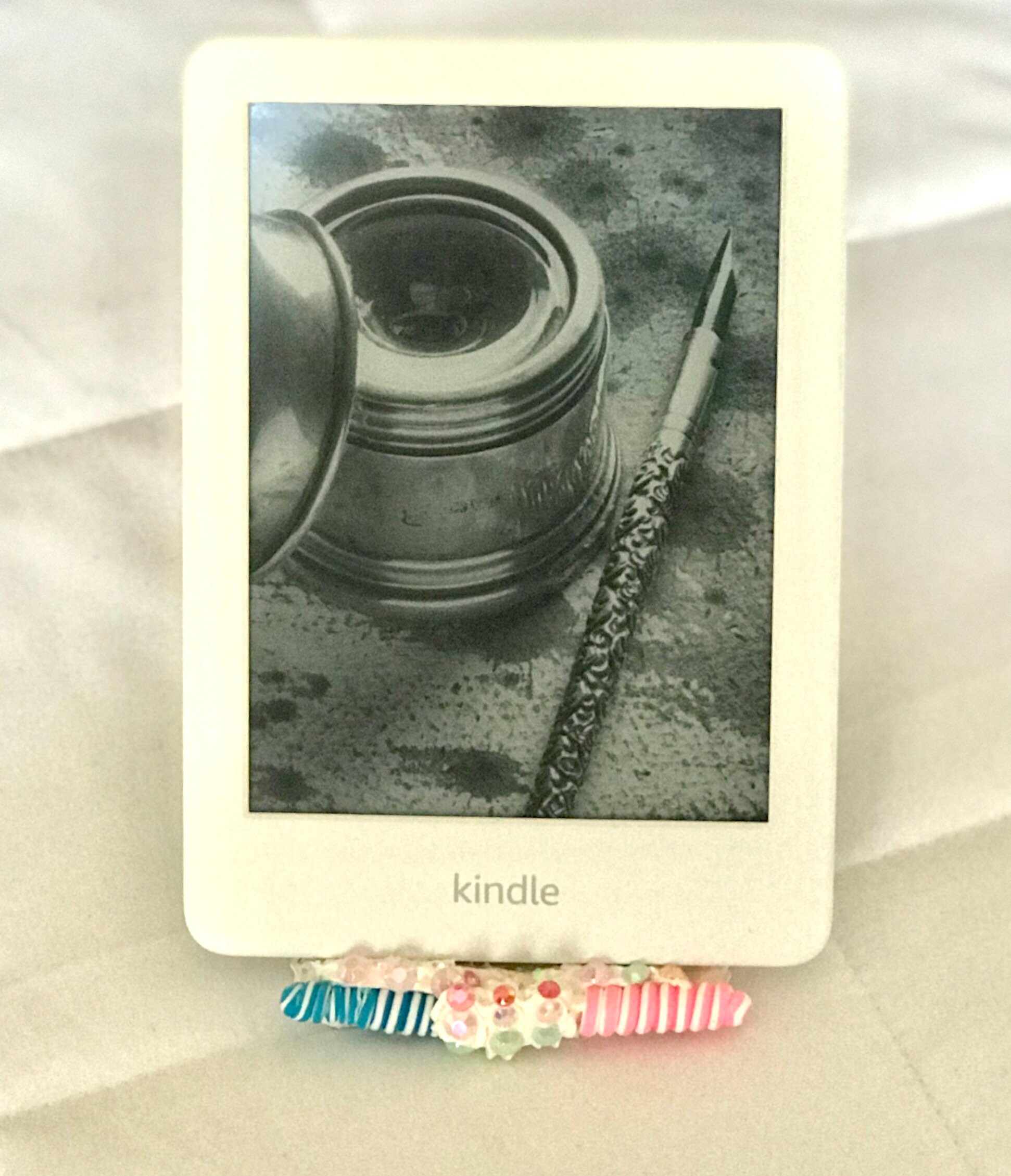 Kawaii Tablet Stand Phone Stand Ereader Holder Cute Stand - Etsy