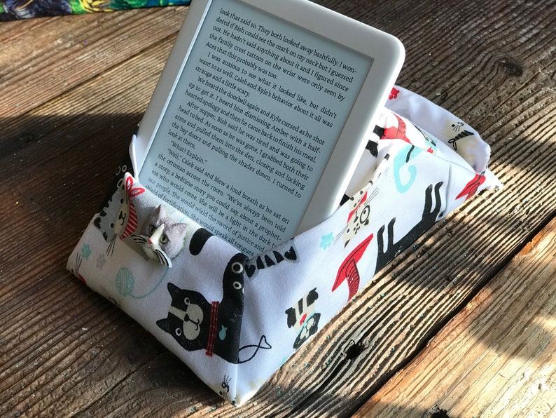 Book Cozy Ereader and Kindle Stand Pattern and Tutorial, iPad Pillow ...