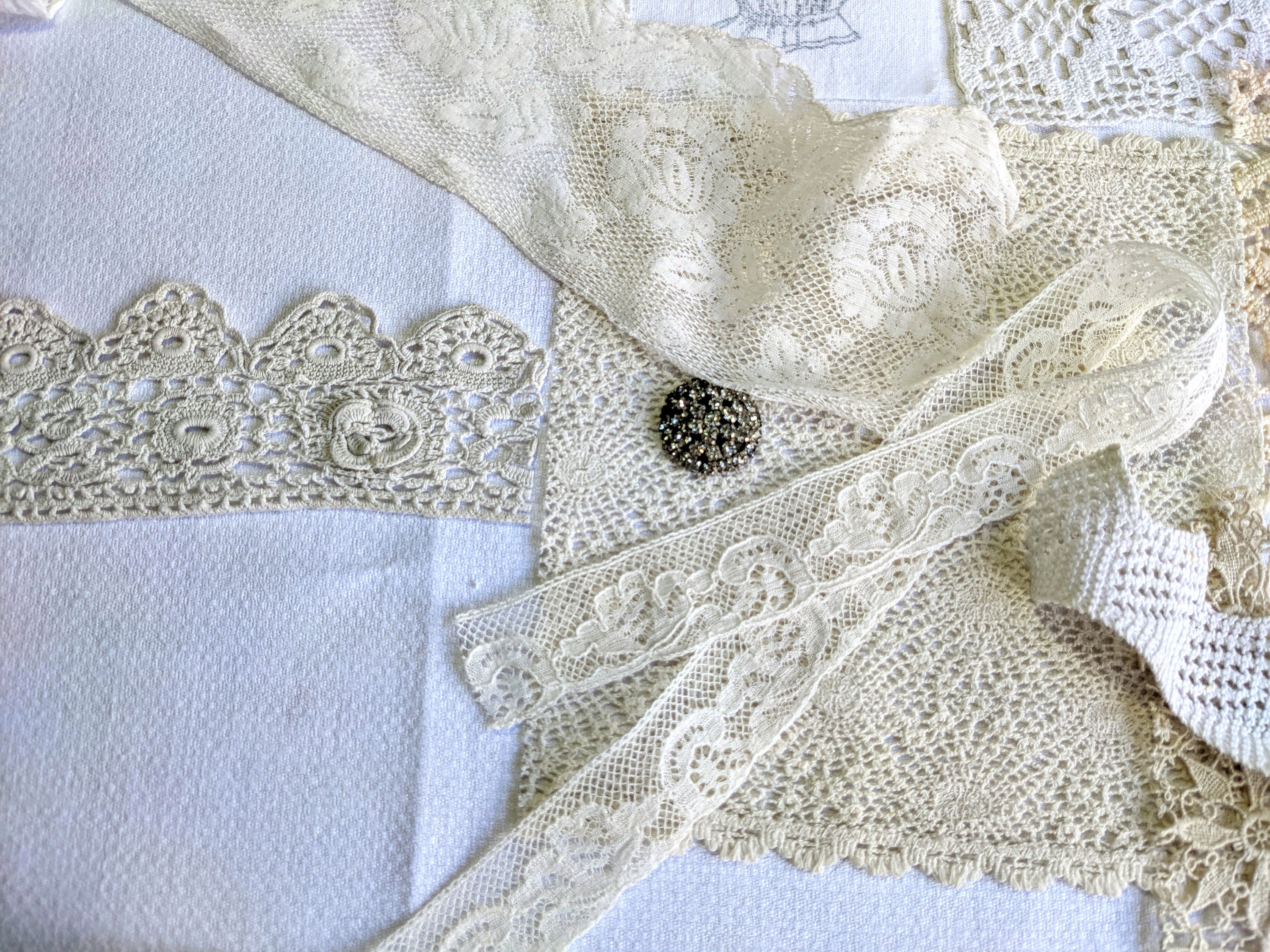 Antique French lace pieces for projects laces scraps small laces museum ...