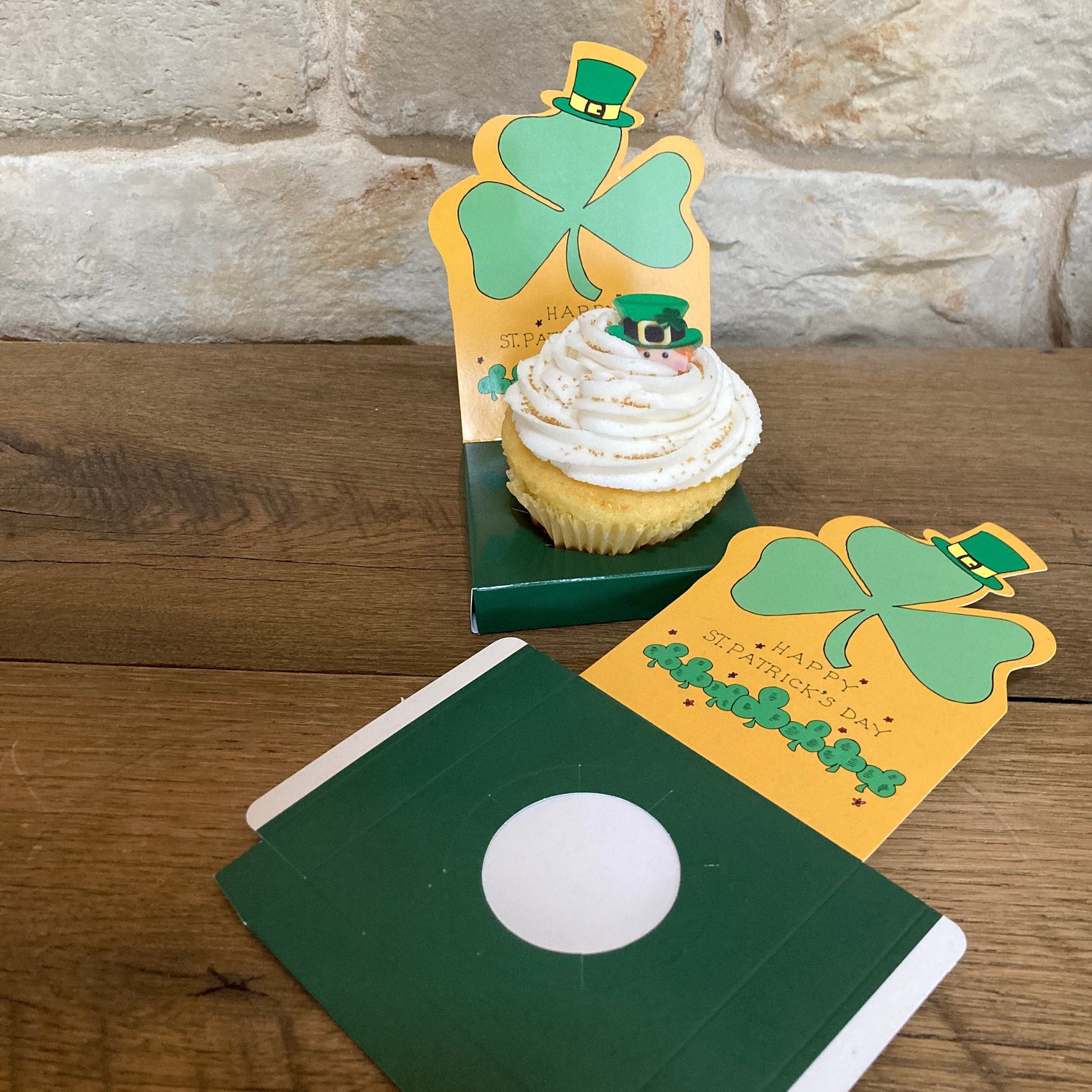St. Patrick's Day Cupcake Holder - Etsy