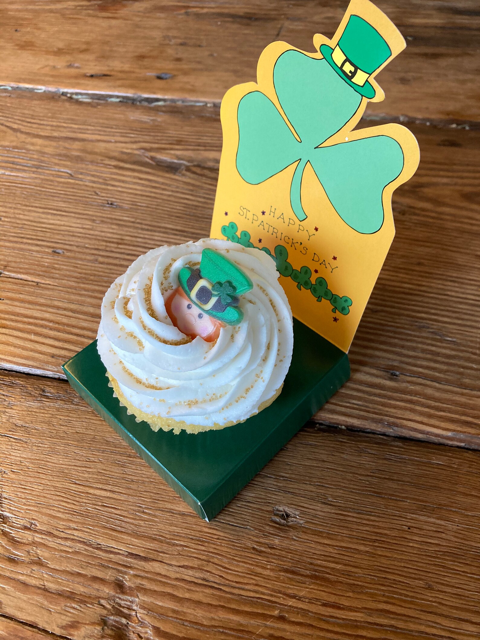 St. Patrick's Day Cupcake Holder - Etsy