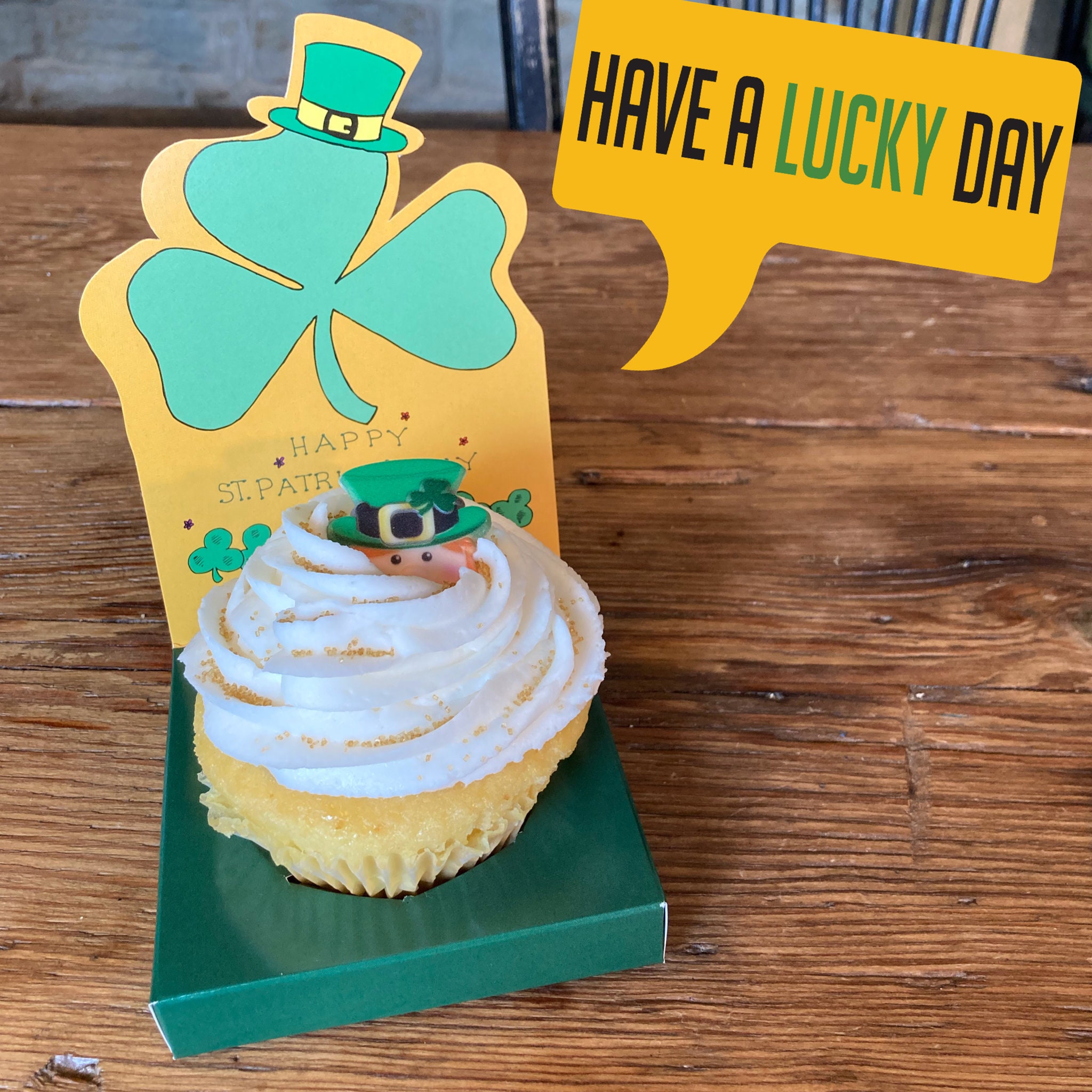 St. Patrick's Day Cupcake Holder - Etsy