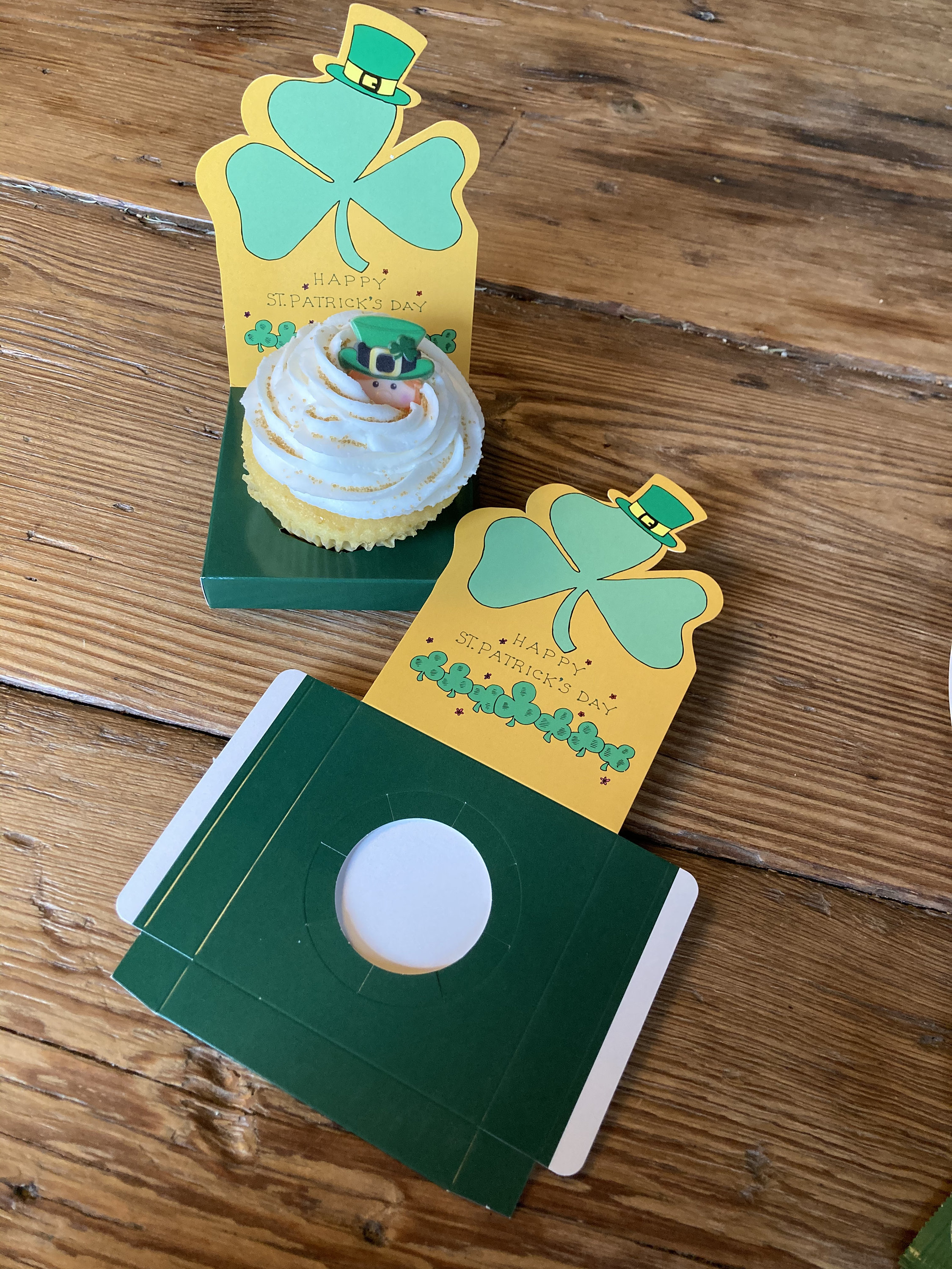 St. Patrick's Day Cupcake Holder - Etsy