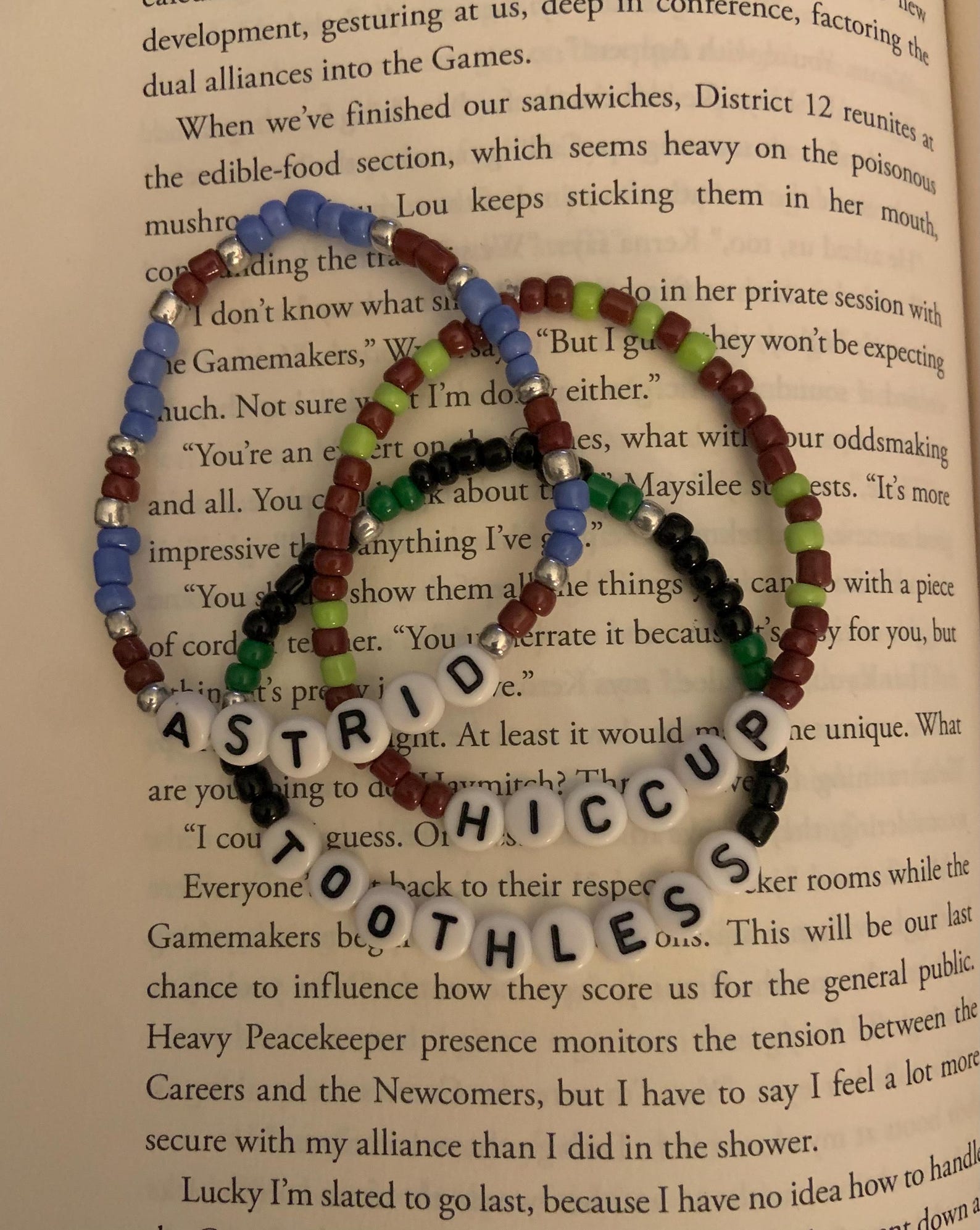 HTTYD Hiccup, Toothless, and Astrid Inspired Friendship Bracelets ...