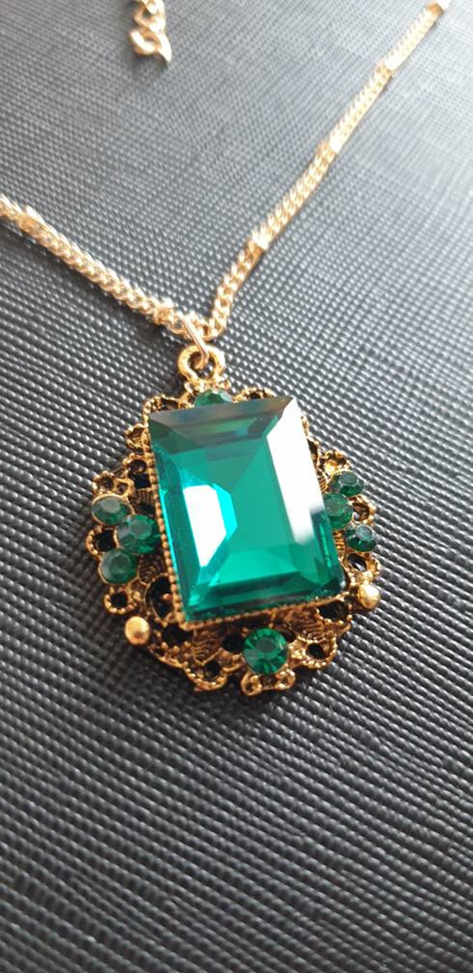 Collier pendentif émeraude grand collier émeraude en cristal | Etsy