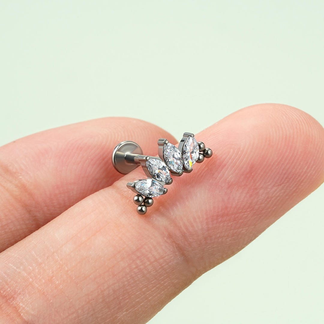 16G Titanium Crown CZ Labret Stud/cartilage Stud/internally Threaded ...
