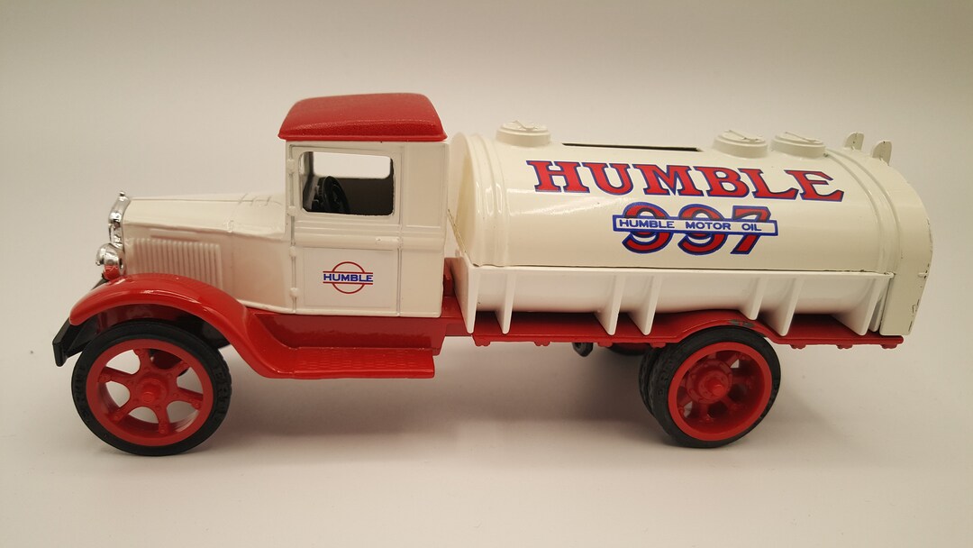 Humble Motor Oil #1 in Series "sampler - Special Run" 1931 Hawkeye ...
