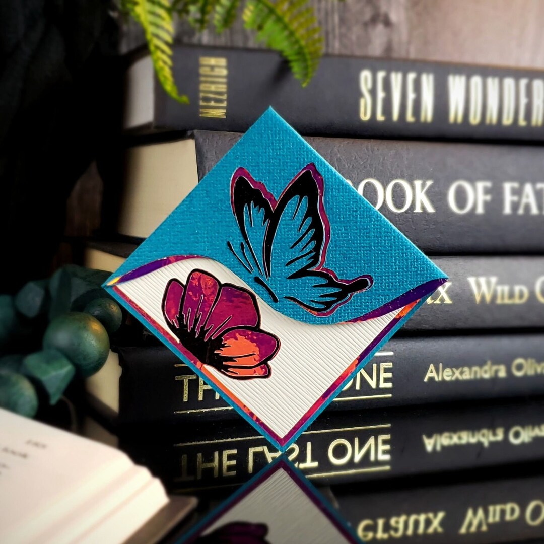 Butterfly Poppy Paper Corner Bookmark: Personalized Reader Gift - Etsy