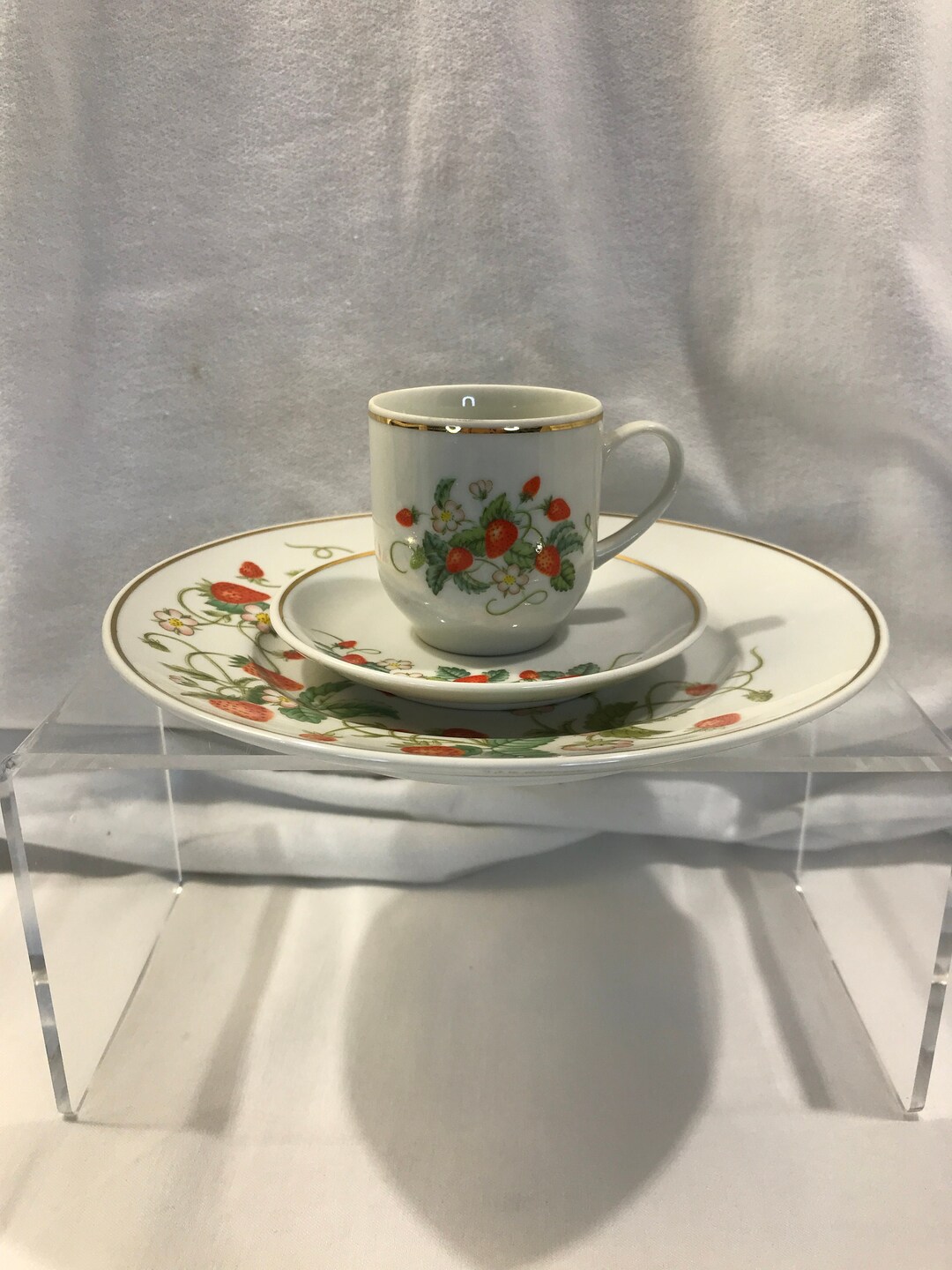 Avon Strawberry Cup and Saucer Set, Avon 1978, Vintage Small Tea Set ...