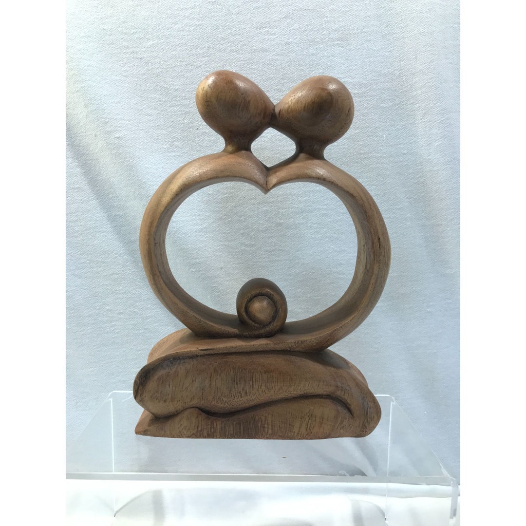 Wooden Wedding Sculpture, Couple Kissing, Heart Middle, United Couple ...