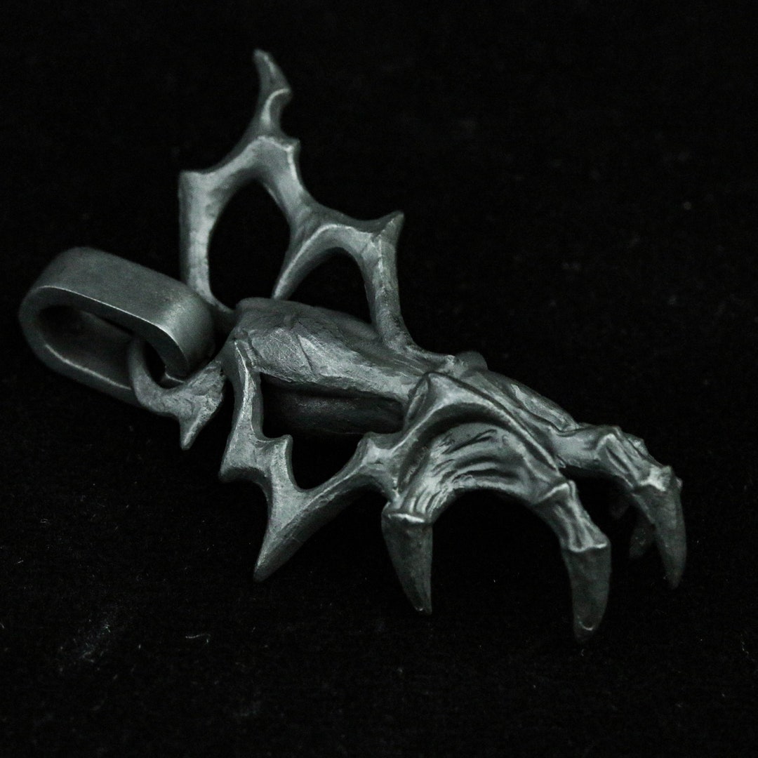 Manipulator Armor Warrior Palm Electrode Ghost Hand Pendant Devil Claw ...