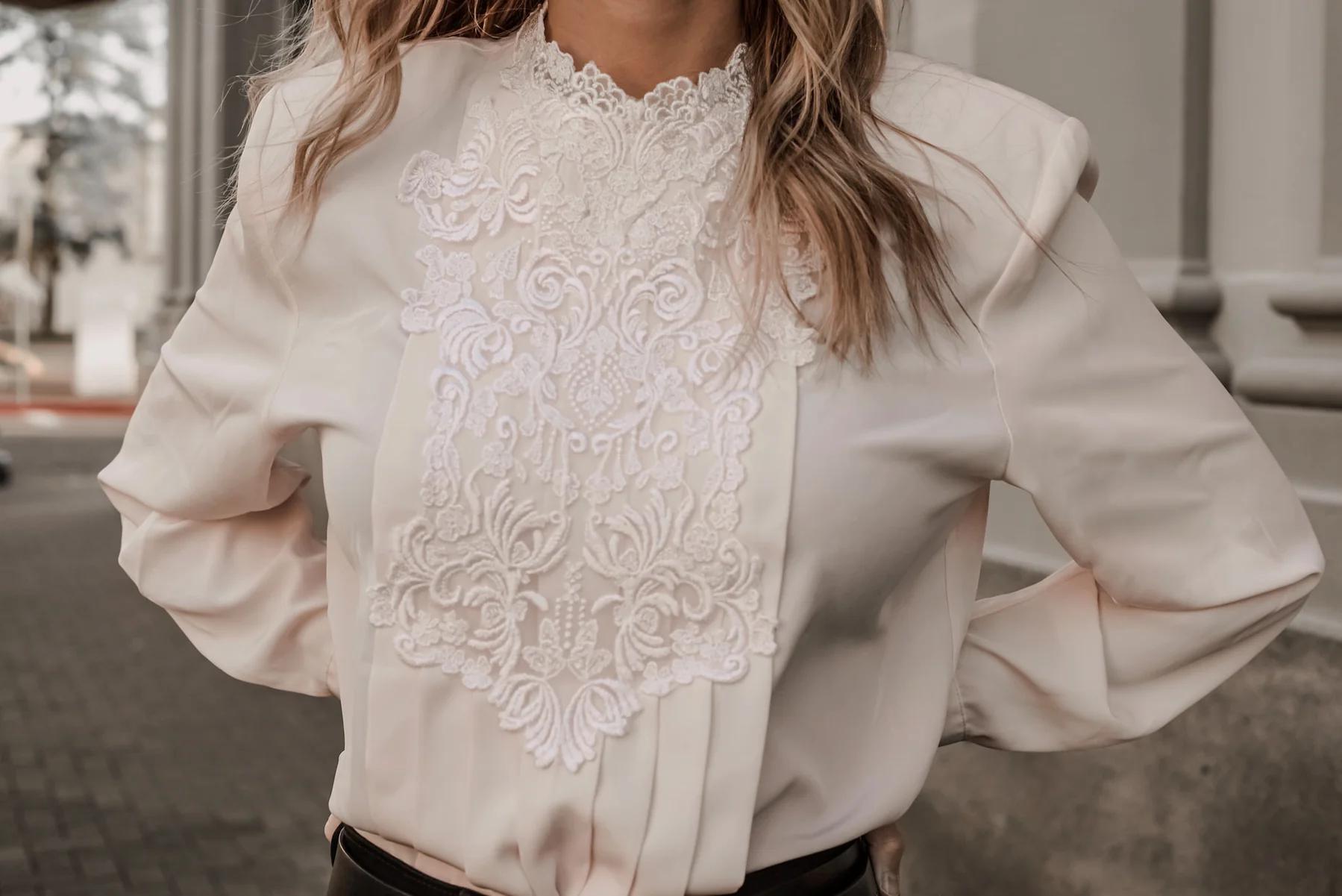 Rose Blouse / Vintage Blush Embroidered Blouse / Lace Collar - Etsy