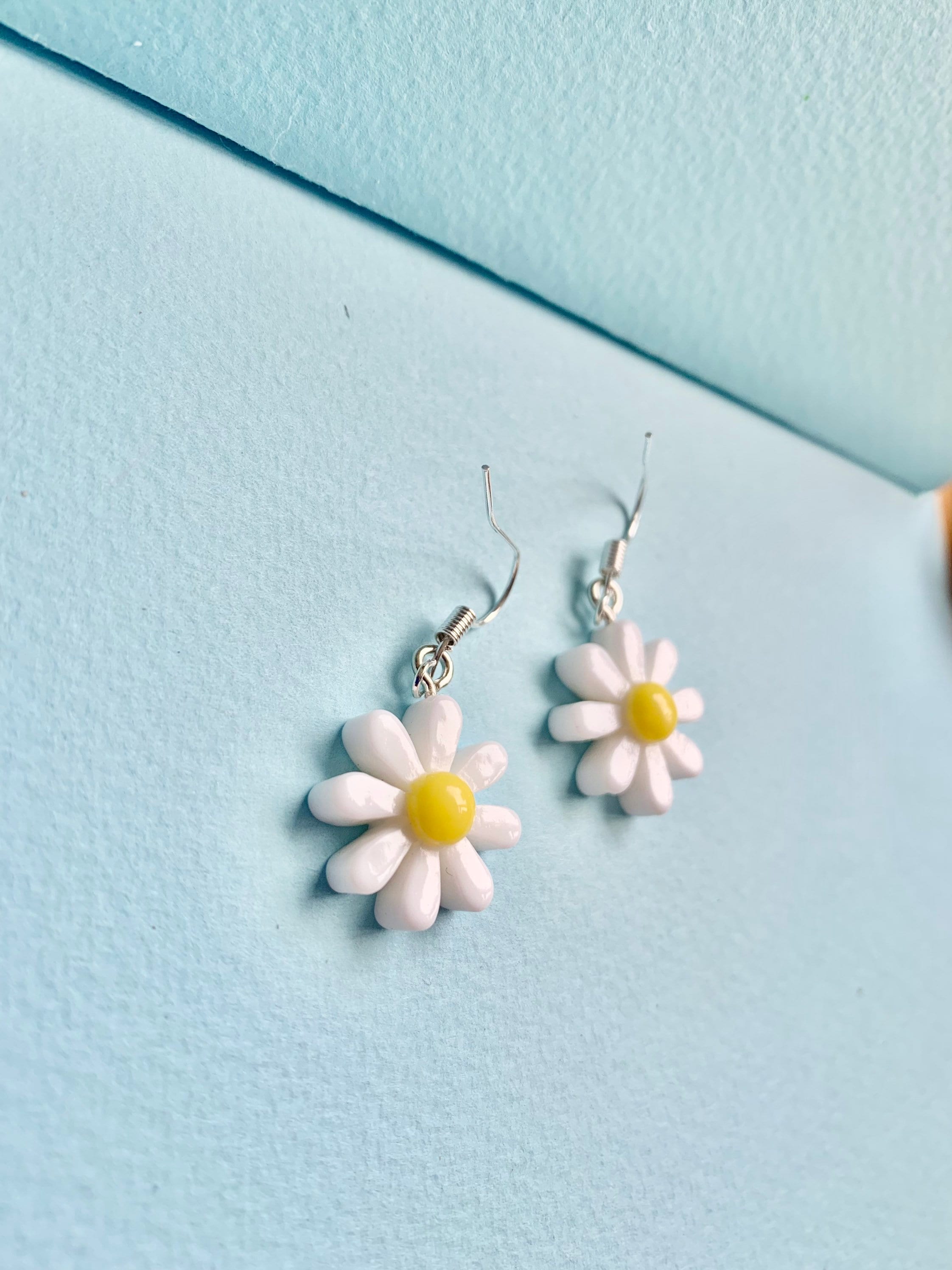 Daisy Mini Beautiful Flower White and Yellow Dangler | Etsy