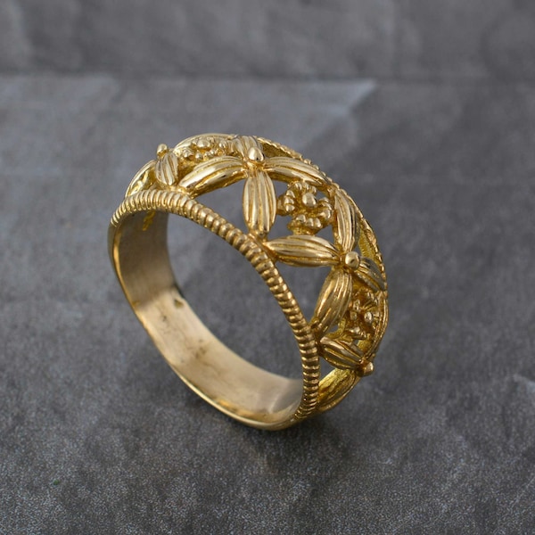 Gold Flower Ring - Etsy
