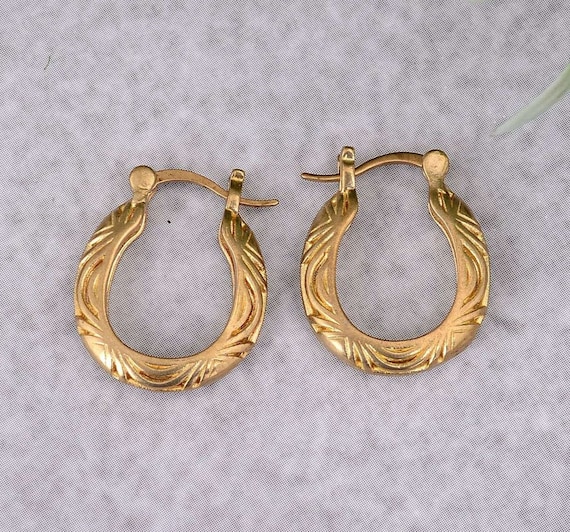 Antique gold hoop earrings store