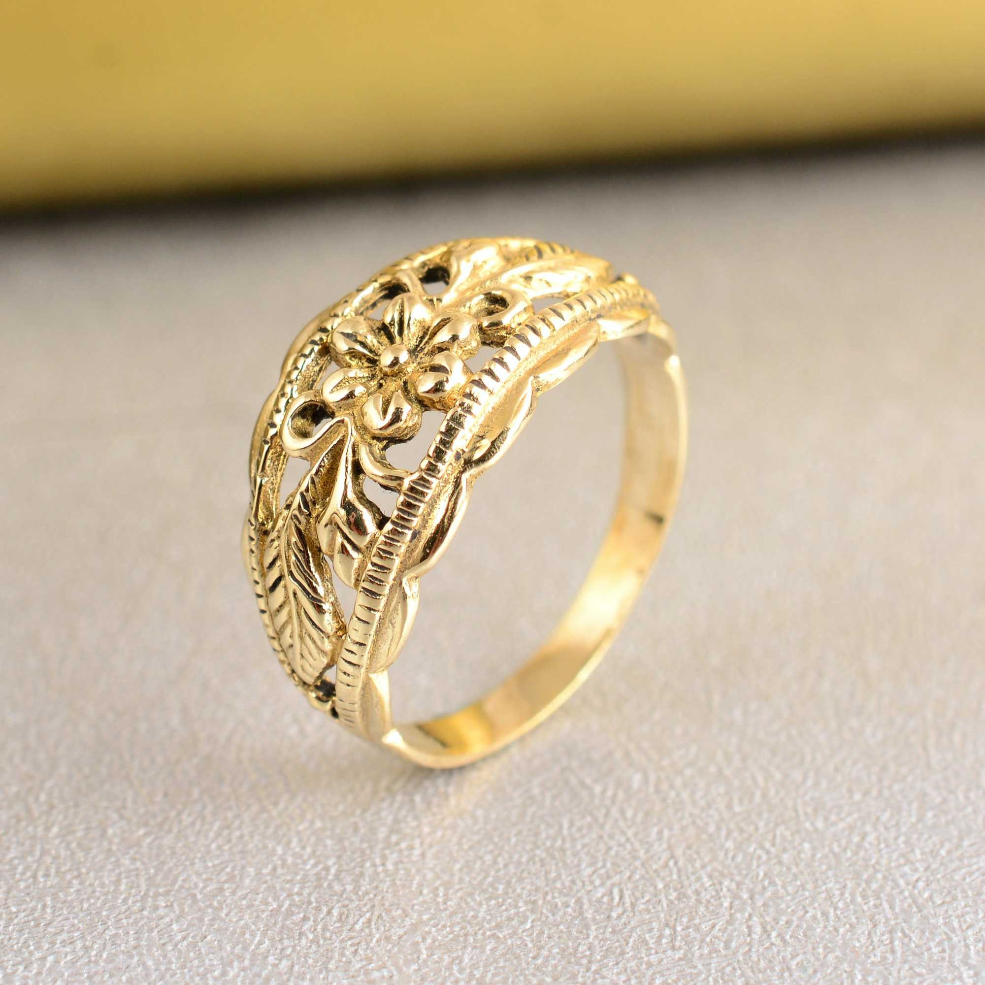 Brass Daisy Flower Ring: Cottagecore Floral Thumb Ring - Etsy