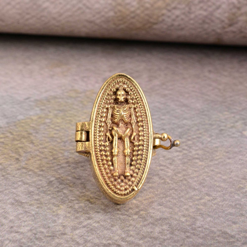 Skull Ring, Solid Skull Poison Ring, Compartment Ring, Locket Ring ...