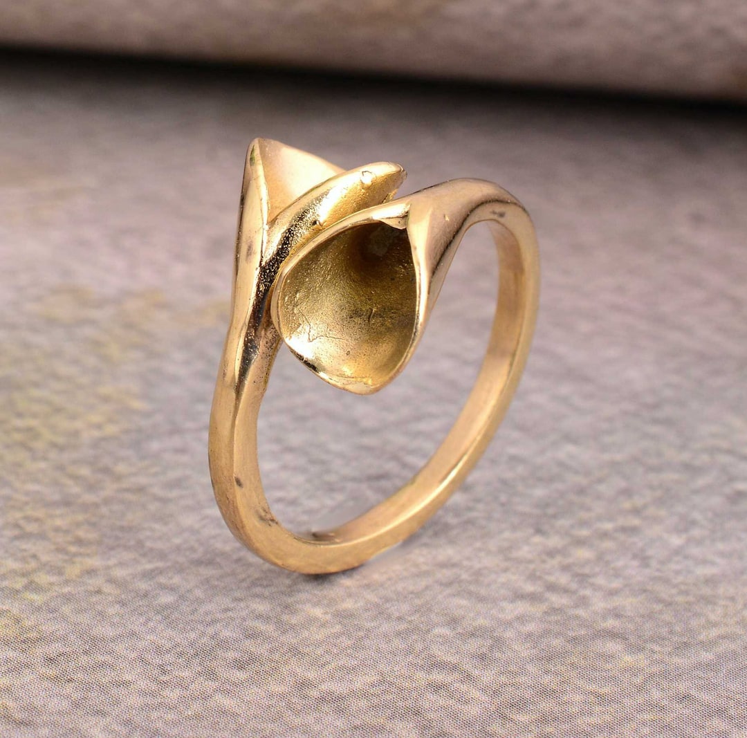 Gold Lily Ring, Lily of the Flower Ring, Flower Jewelry, Bridesmaid ...