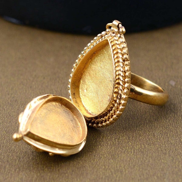 Poison Ring - Etsy